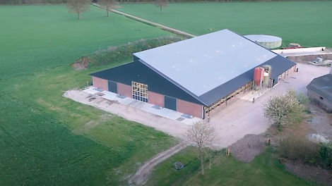 Nieuwe stal ingericht op comfort en arbeidsefficiëntie | Melkvee.nl ...